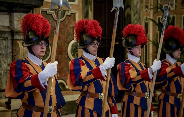 Top Swiss Guard Vatican Uniform, Facts, History & Secrets